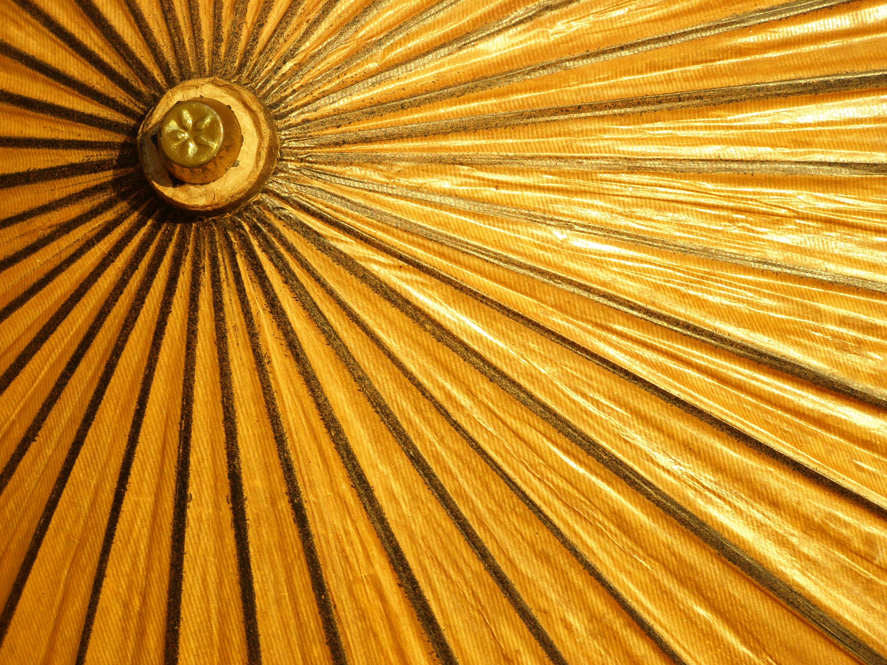 Going for Gold: Ideas for using Gold in Your Home Makeover - FADS ...